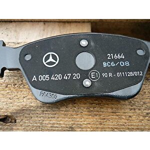 Fren Balatasi Ön W208-210 95-02 A0024204420 A0024209620 A0054204720 ...